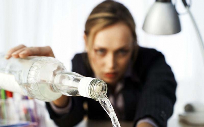 ¿Qué es la Drunkorexia? - Dessirée Urbano